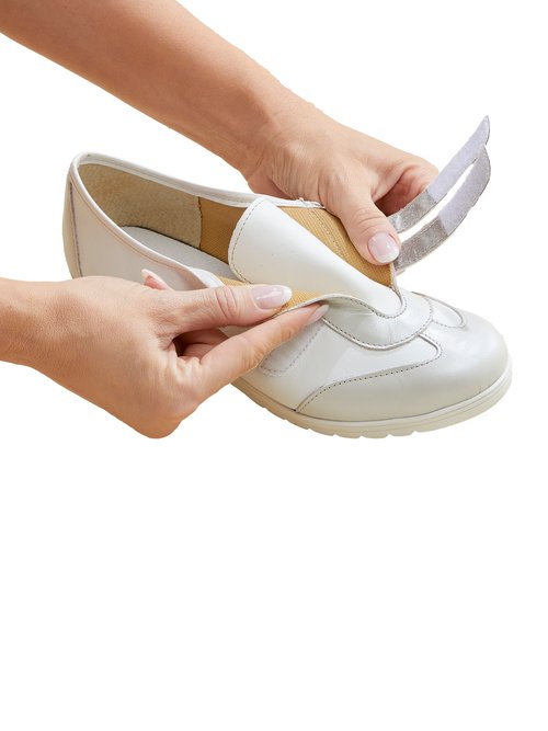 Leather Derby shoes with self-adjusting tab and wide fit WHITE Leather Derby shoes with self-adjusting tab and wide fit WHITE